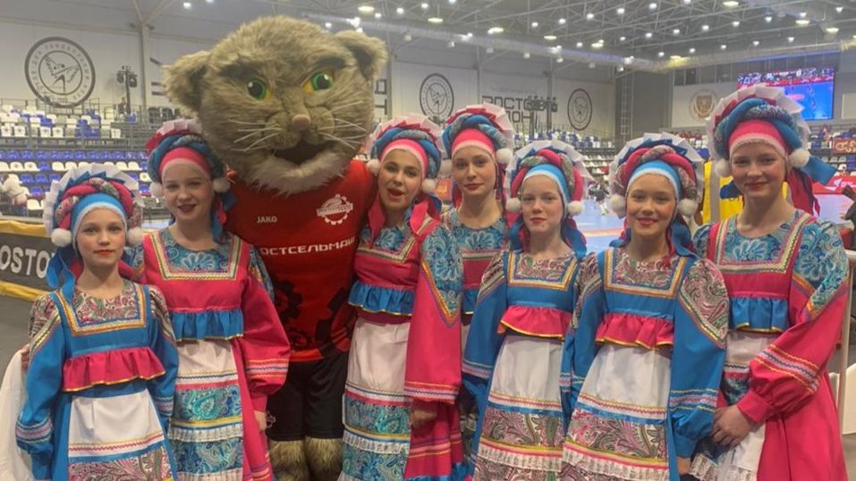 СУПЕРФИНАЛ "РСМ - ШКОЛЬНАЯ ЛИГА ПО БЕСКОНТАКТНОМУ РЕГБИ". ТАНЕЦ "ПРАЗДНИЧНАЯ". АНТ ЛЕБЁДУШКИ.