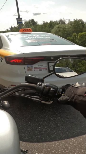 Опять по пробкам на Harley Davidson Sportster 1200