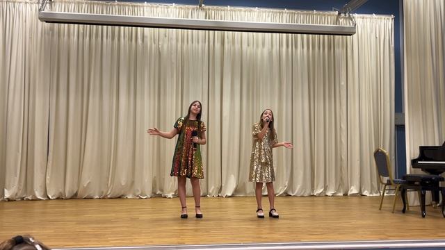 25.12.25 ДШИ г.Задонска -Новый год (Столец Маша,Злата)