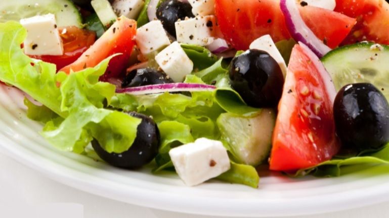 Салат греческий с брынзой не классический - рецепт