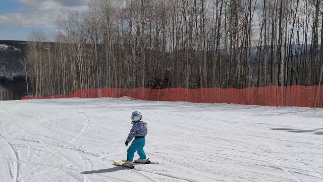 Соня учится кататься