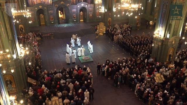 Главном храме ВС РФ состоялось пасхальное богослужение.В