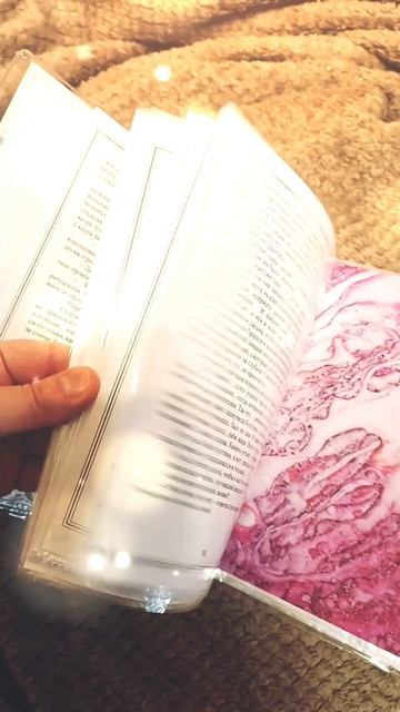 Первый экземпляр моей книги 'Дитя Скаура-Веи'