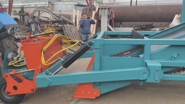 Испытания двухрядного комбайна HANMA перед отгрузкой