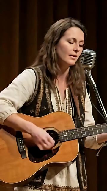 Вероника Тушнова, "Шёпот капель и тишина сада.