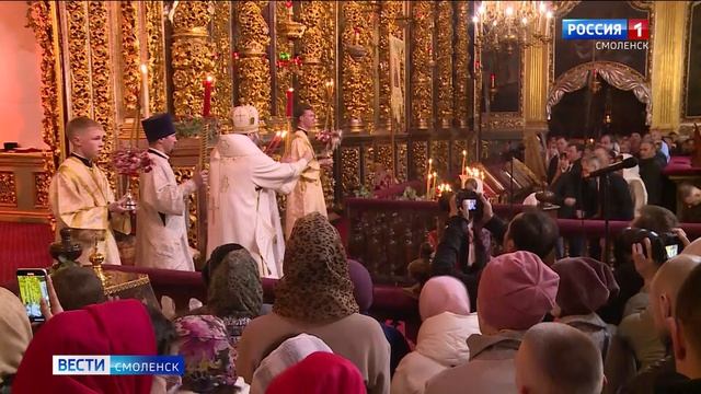 Православные смоляне отмечают Пасху