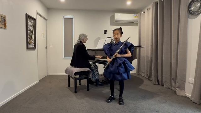 Категория 1: участники 9-10 лет включительно: Cynthia Yang