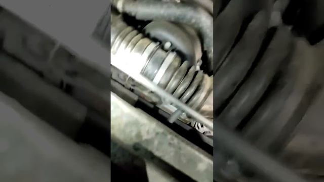 Течь масла со шпилек клапанной крышки