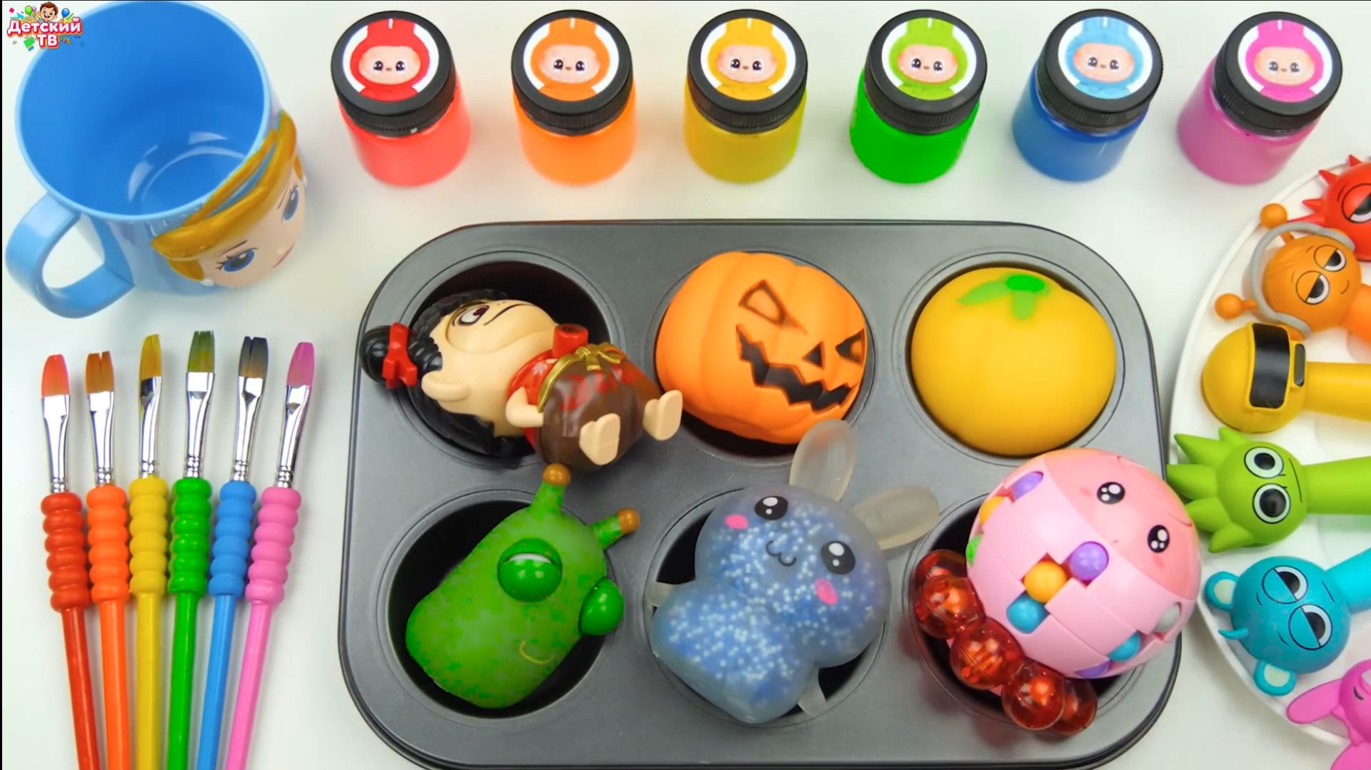 Мультики для детей | Смешали слайм и краски 😱 Получился блестящий сюрприз!