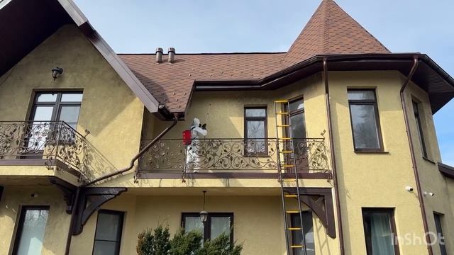 Уничтожение плесени на фасаде двух этажного дома!