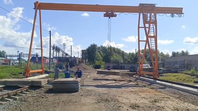 ✅ Завод «Роскран» смонтировал новый козловой кран 6,3 т / 15 м / 9 м. Цена и каталог