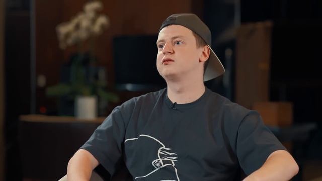 MELLSTROY — первое интервью как живет самый обсуждаемый стример года ВПИСКА