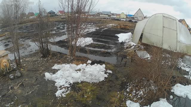 ПРОСТОЯЛ 15 ЛЕТ И СЛОЖИЛСЯ УСТАЛ. СНЕГ ЕМУ ПОМОГ.