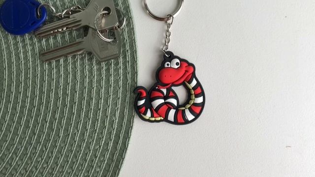 Символ года ЗМЕЯ - брелок, 5 см, асс. 2 цвета, Е93056