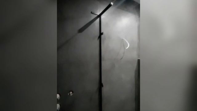 Стеклянная перегородка в душ