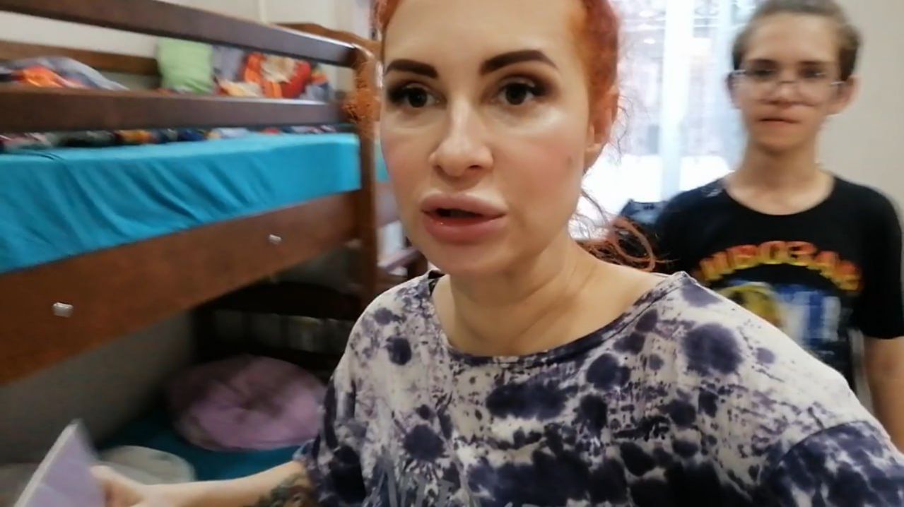 Лёша получил два и порвал тетрадь!