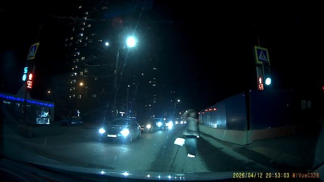 Троицк. Городская 20. Е60нашка на переходе.