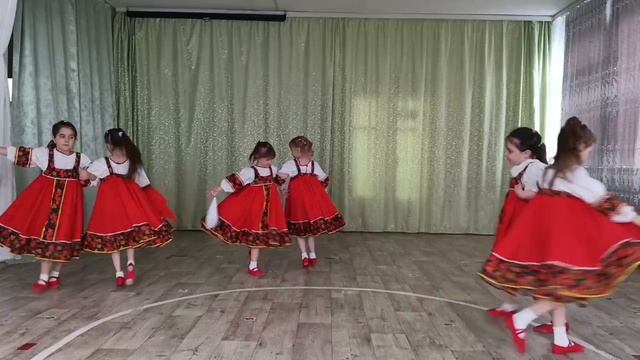 Хореографический коллектив" Ягодки" кожановский детский сад