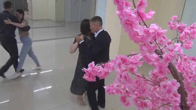"Танго у Сакуры".Флешмоб. Вологда.2021.