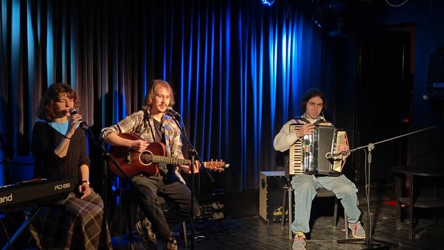 Прогнила и села в подпол изба...   автор Василий Зубарев, поёт Гильдия Сапожников