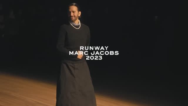 Показ женской коллекции Marc Jacobs весна-лето 2023