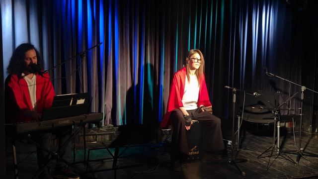 К вам уже вылетел дрон...    дуэт Одно Небо, Пётр и Олеся Леляевы