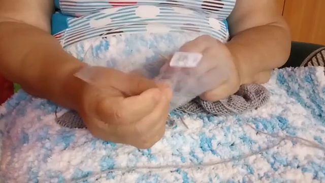 Тайфун бушует  а я вяжу и общаюсь с Вами  .(архив)