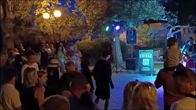 Евпатория уличный концерт -Старинный дом