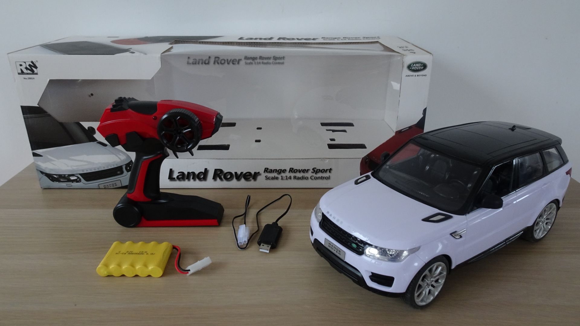 RW Jianfengyuan Land Rover Range Rover Sport 1:14 Scale RC Car