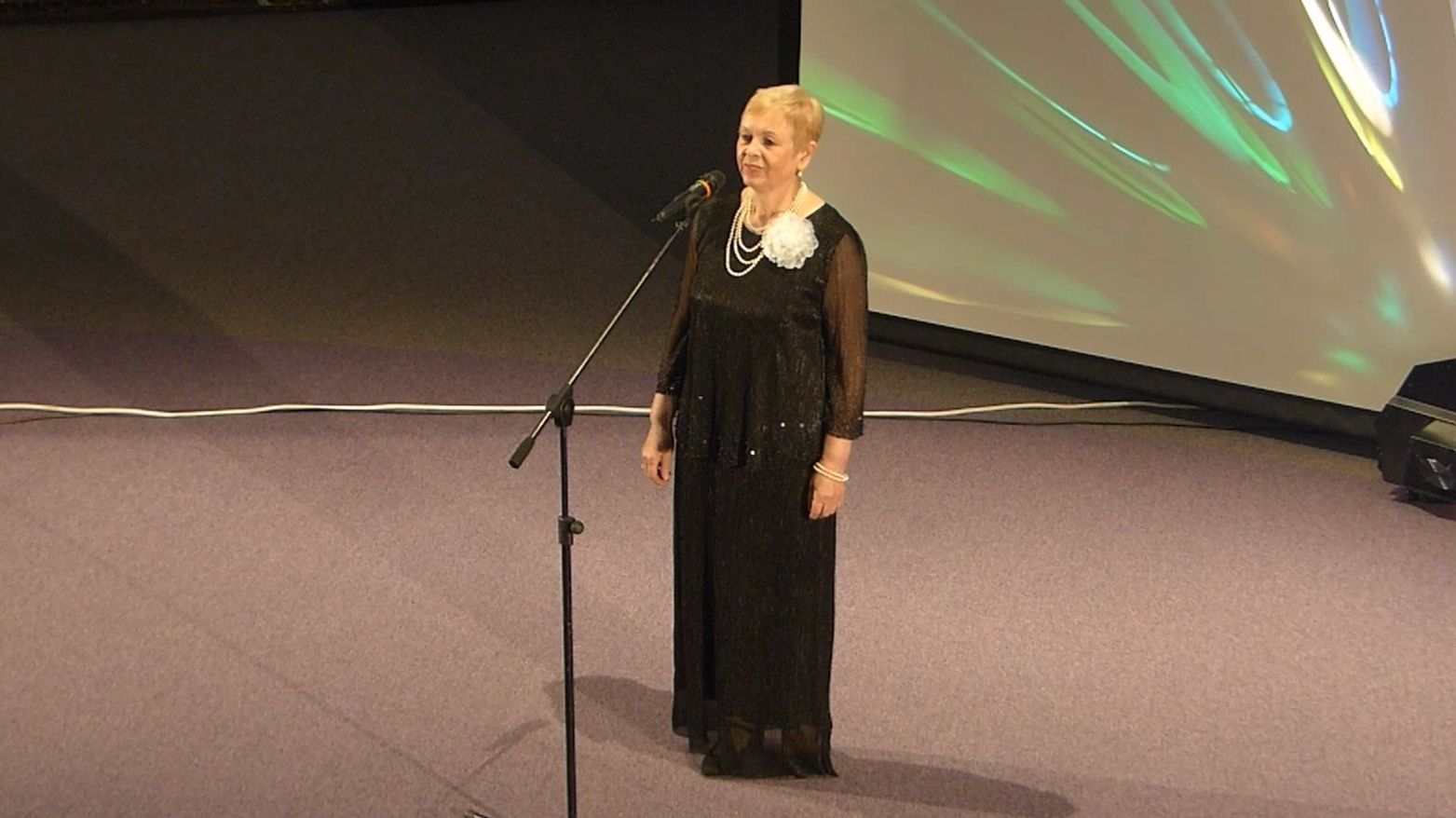 А хочешь, подарю тебе звезду. Исполняет Нина Сапунова