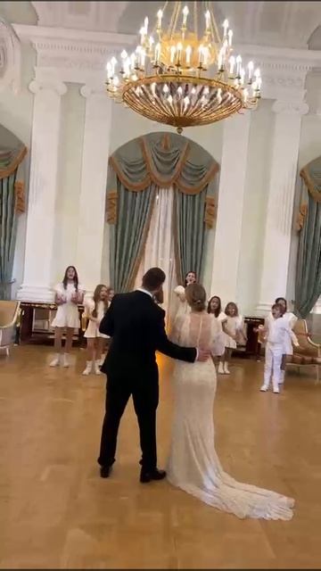 "Папа, мая и я" - Детский хор  / Заказать хор на мероприятие