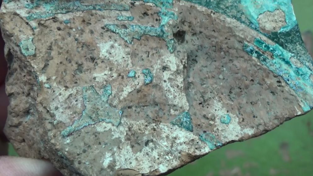 Керамика стиля Милет из раскопа по спуску А. Невского