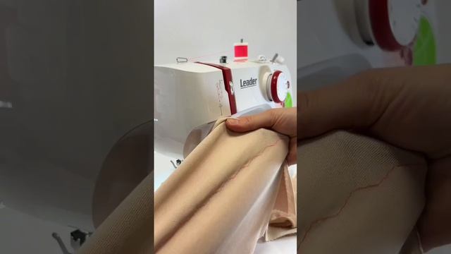 Электромеханическая швейная машина Leader Twist