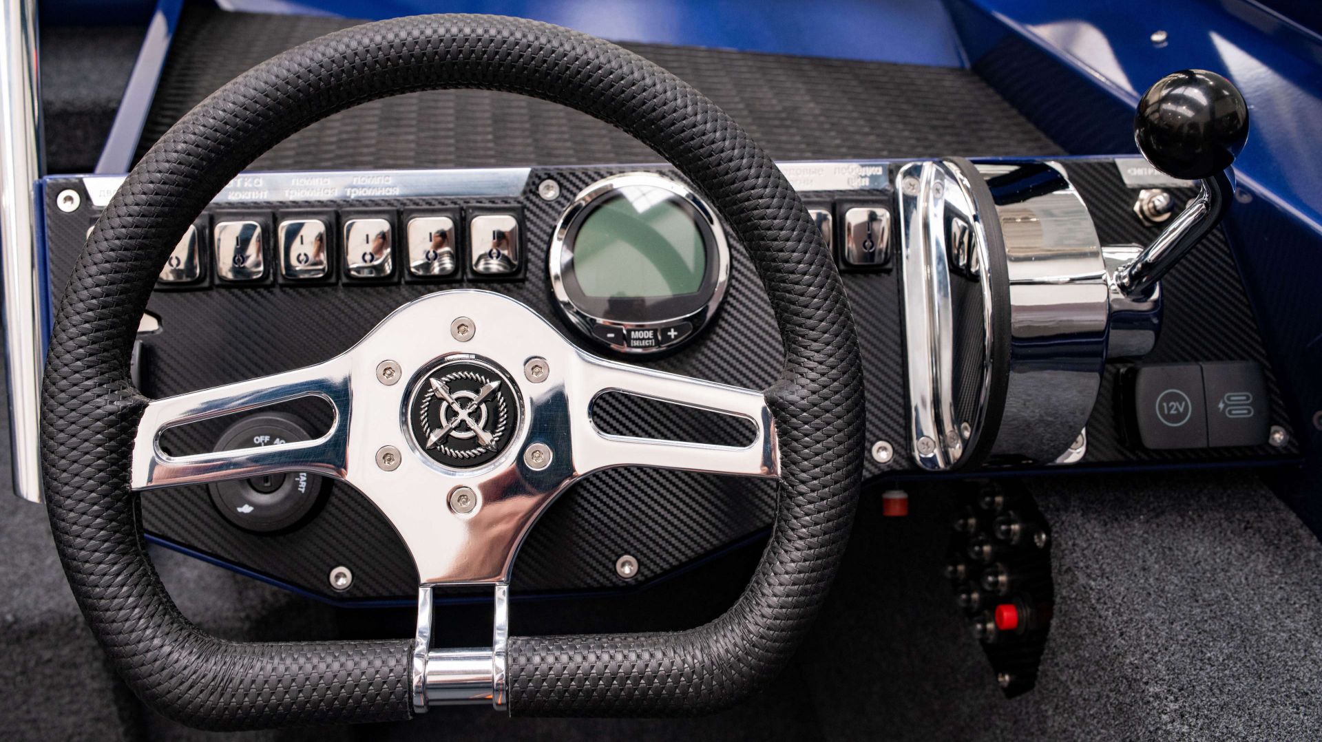 Штурвал производства компании Росомаха для катеров