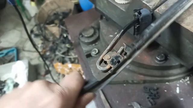 Некоторым людям пофиг на свои автомобили они их используют по назначению.