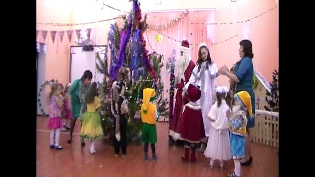 2015 12 26 Елка в детском саду