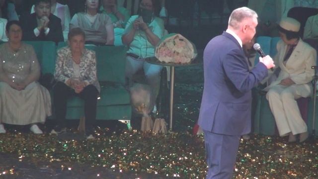 Игорь Капустин  на юбилейном мегафоруме Орифлэйм/ Москва 2026