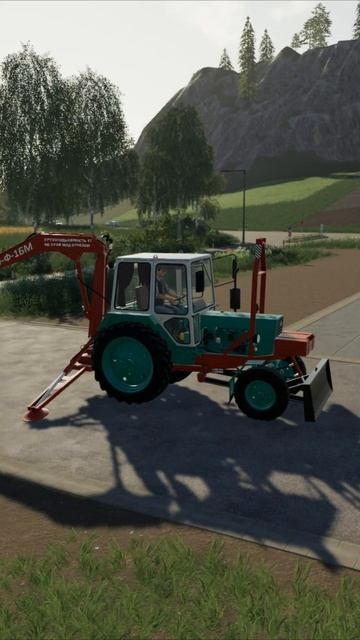 Этот трактор прозвали петушком за что???