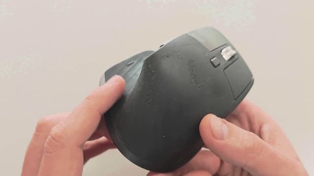 Logitech MX Master 3 — КАК СПАСТИ КАУЧУК? Лайфхак с лентой, который вернёт мышке идеальны #4k