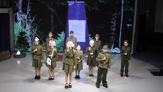 Выступление коллективов школ Лангепаса на XXIV конкурсе инсценированной песни "Солдатский привал".