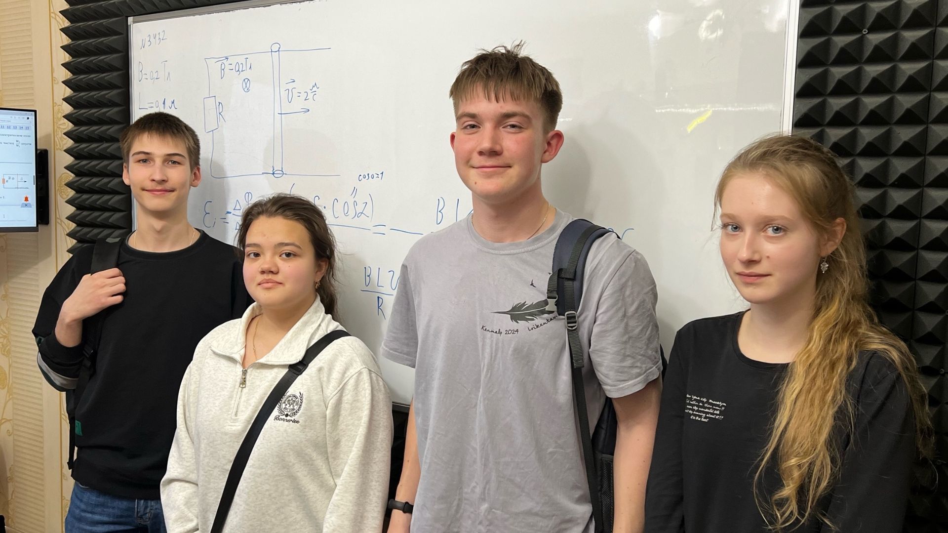 ЗАДАЧКА ПРО ПЛОЩАДЬ ИЗОБРАЖЕНИЯ  ТРЕУГОЛЬНИКА №