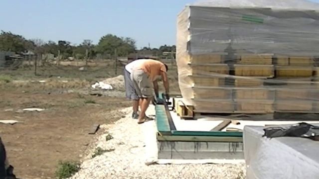 Строительство дома. Монтаж стартовой доски.