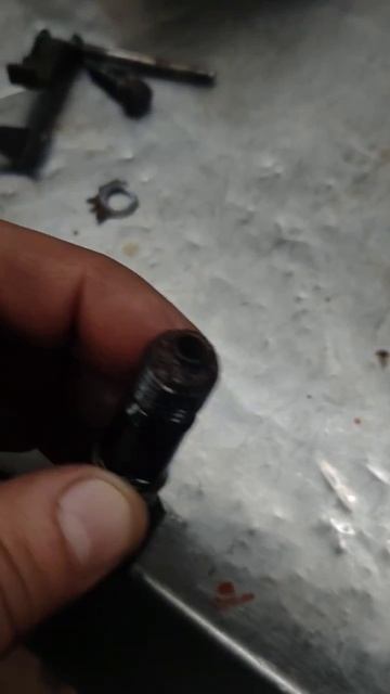 Perkins 9320A210G из Михайловска (Свердловская обл.): ржавчина, сломанный рычаг и льющая форсунка