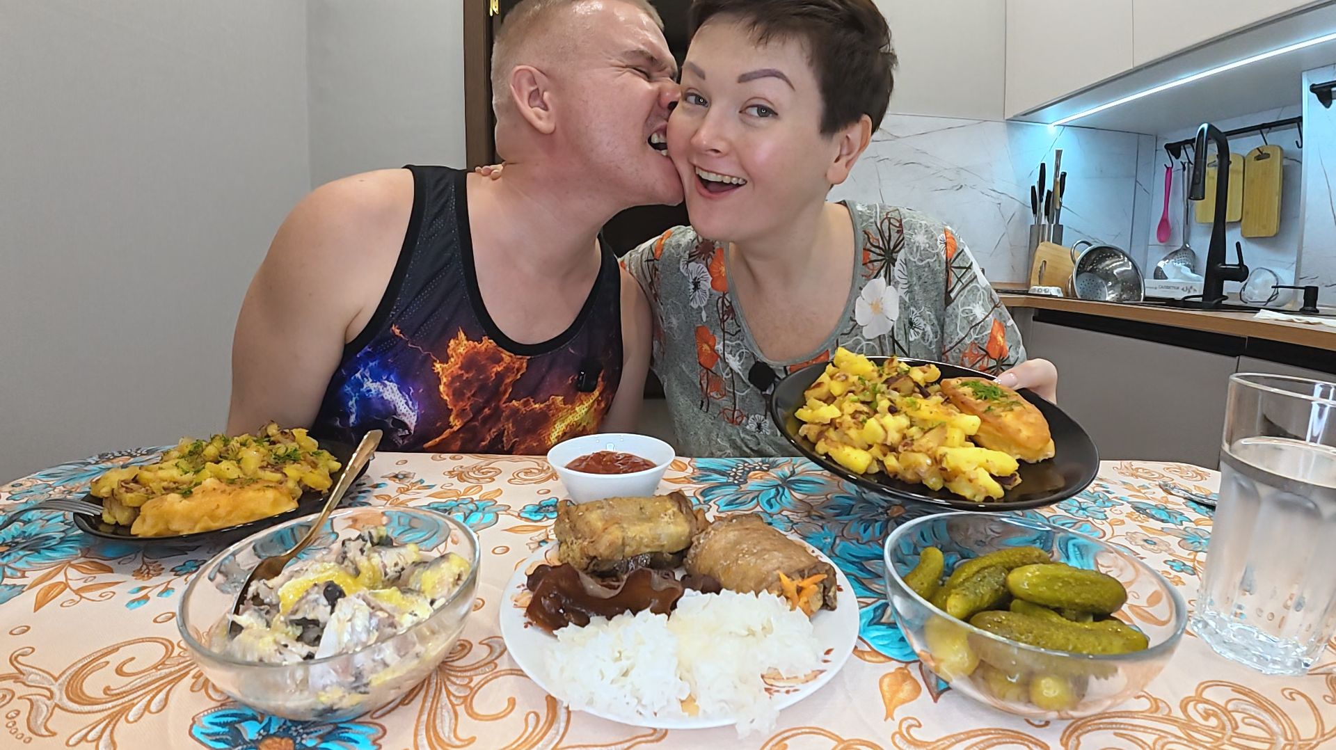 Мукбанг не ПАРЮ мужу МОЗ ДИЕТАМИ, приготовила ВКУСНЫЙ НАЖОРИСТЫЙ семейный ужин! Едим НАПЕРЕГОНКИ