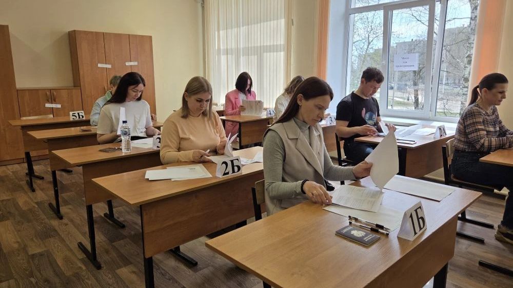 Родители ярославских выпускников написали ЕГЭ по русскому языку