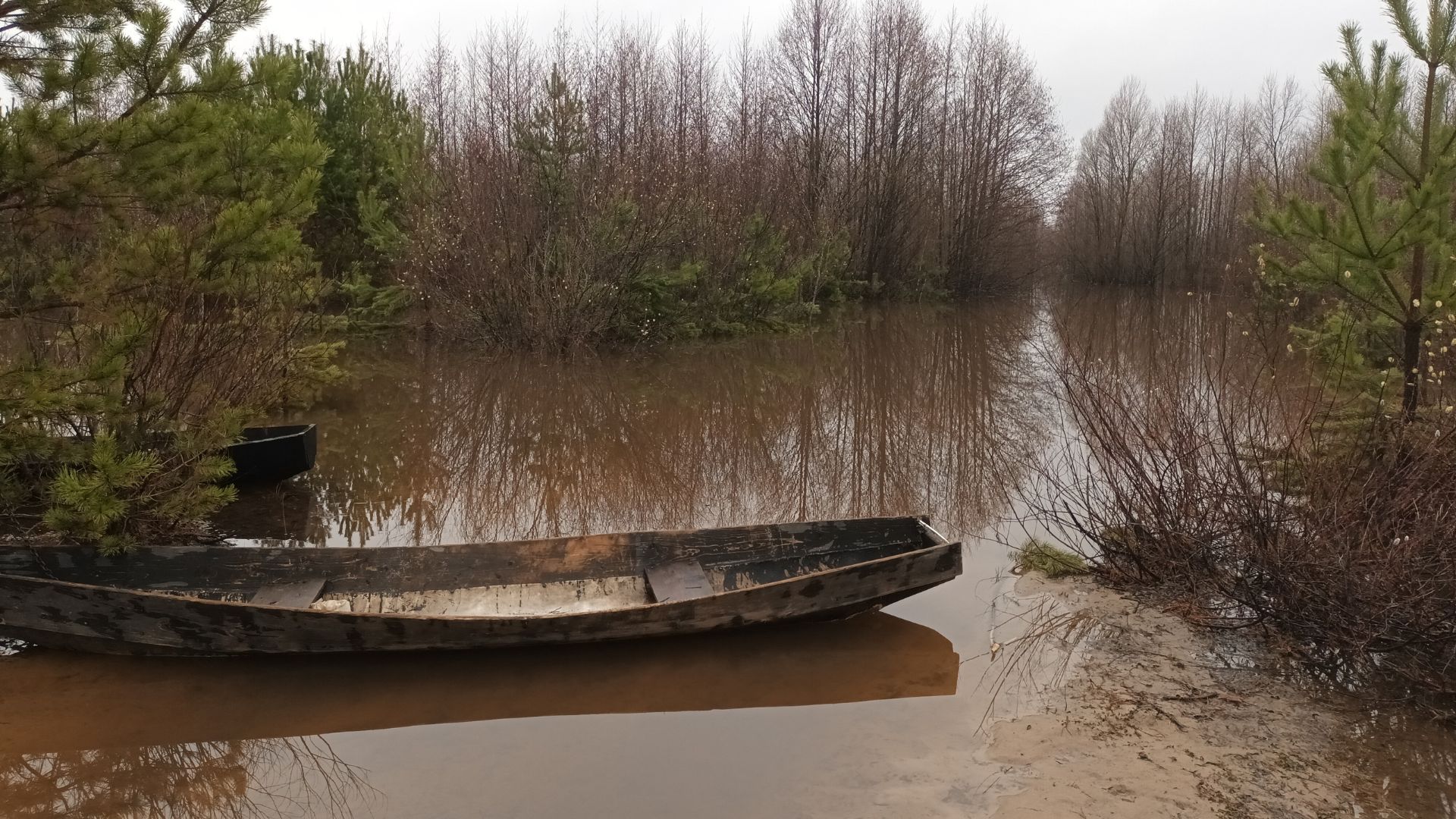 Рыбалка в половодье. Затоплены дома, дачи, бани