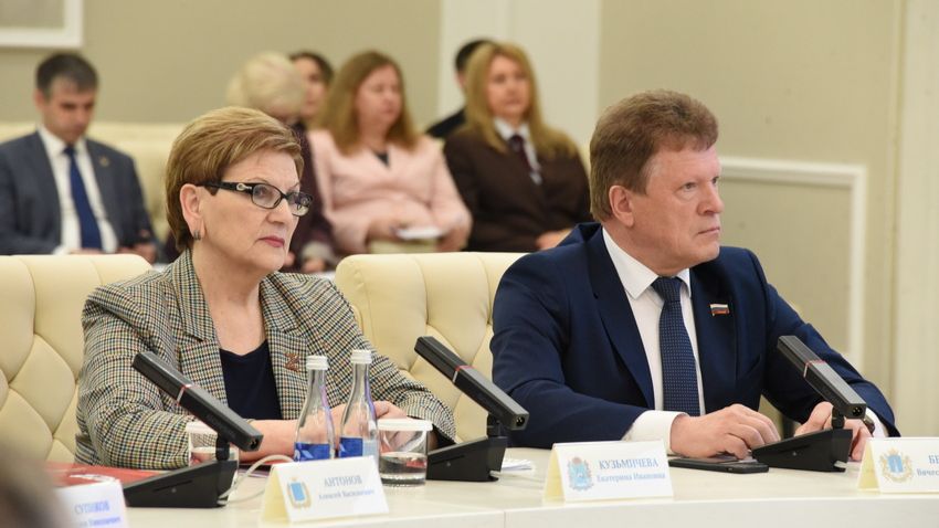 Самарская область представила опыт кадрового обеспечения здравоохранения на Совете законодателей ПФО