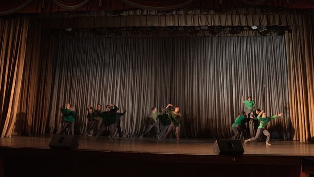 Коллектив спонтанной хореографии "ПараLLель"	Не один	 Эстрадный танец 16+
