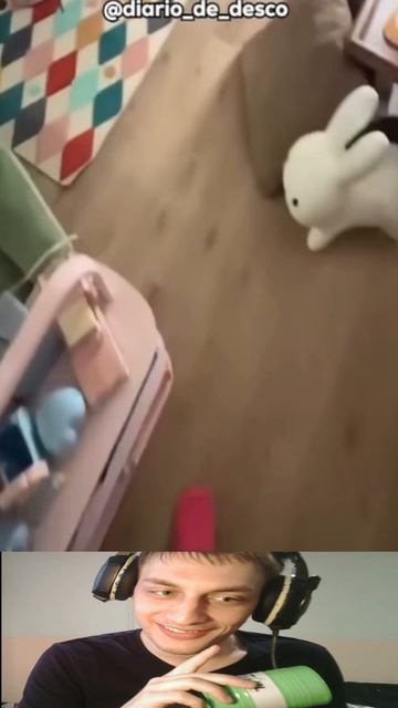 Он буквально включает режим Невидимости в конце...