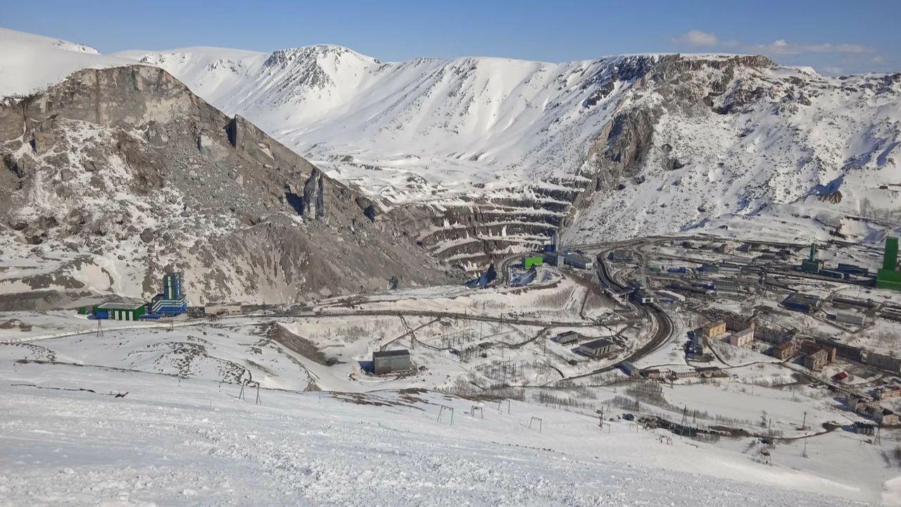 мы скатываемся на курорте по маленькой горке GPS-радар